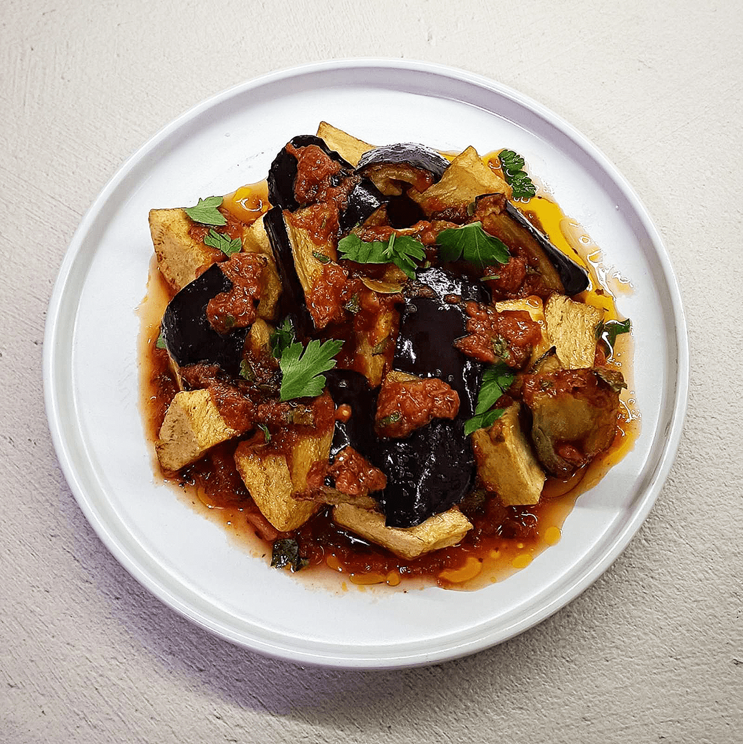 ΜΕΛΙΤΖΑΝΕΣ & ΠΑΤΑΤΕΣ ΜΕ ΚΟΚΚΙΝΗ ΣΑΛΤΣΑ – COOK ⩥TUBE